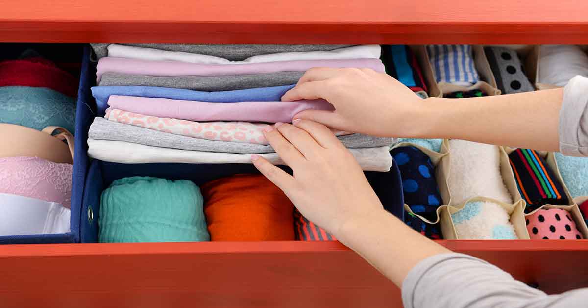 Space Saving Ideas for Clothes • Queen Bee of Honey Dos