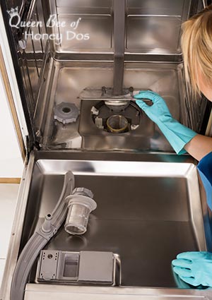 How To Clean a Dishwasher • Queen Bee of Honey Dos